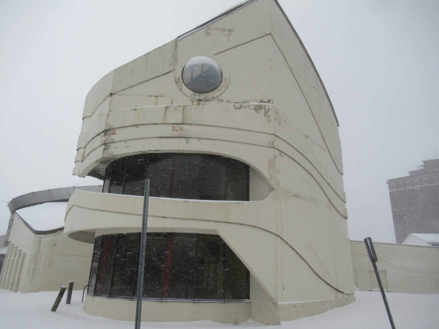 Concrete Controversy: Niagara's 'Turtle' Teeters on Historic ...